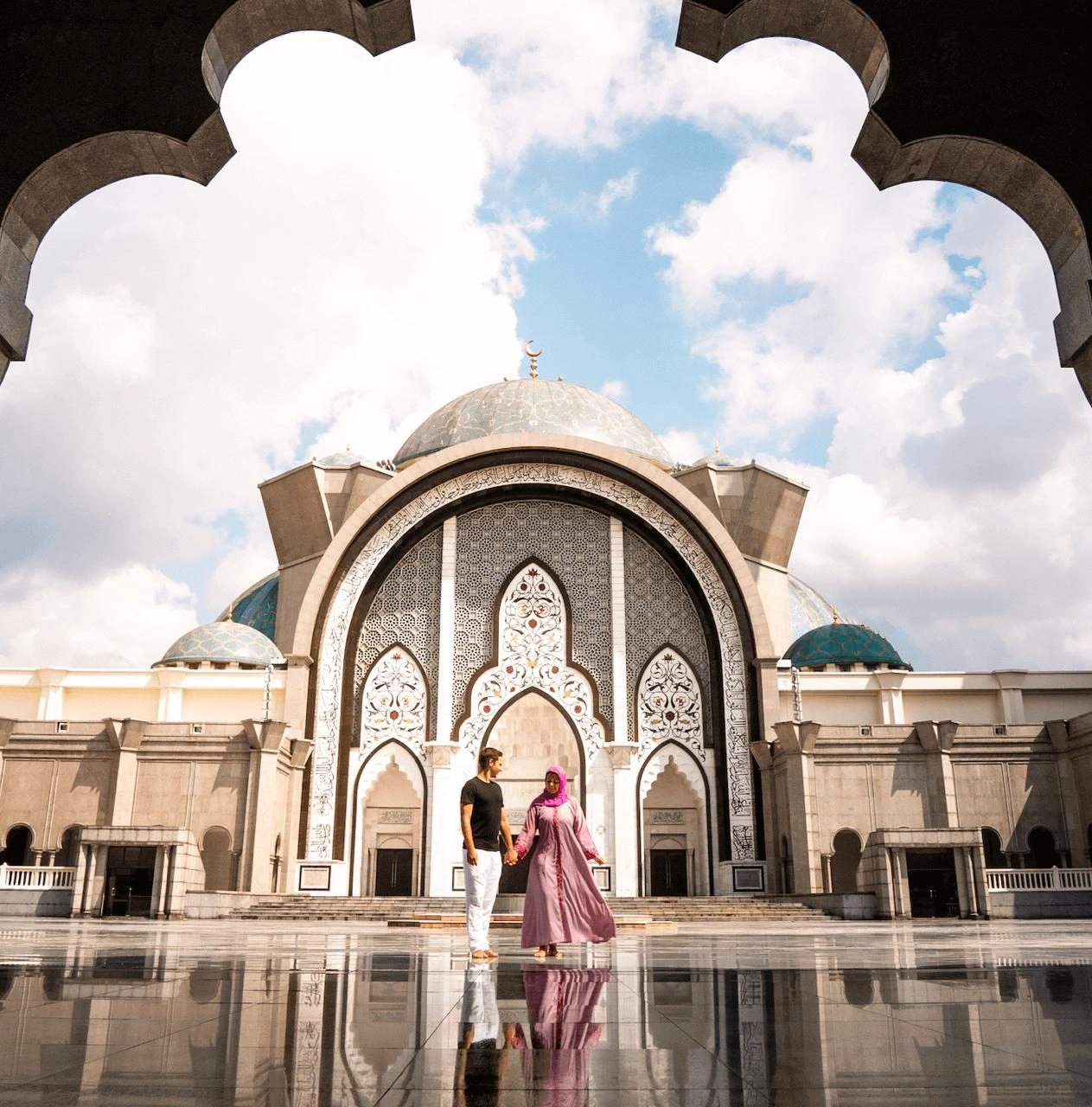 Masjid Wilayah Persekutuan Kuala Lumpur – A Majestic Mosque Inspired by ...